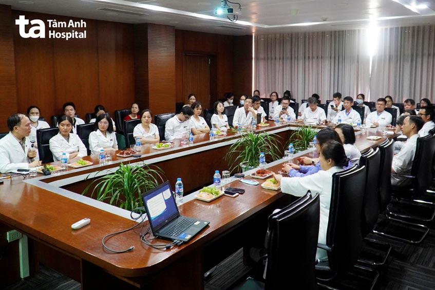 Tọa đàm khoa học: Nhận diện sớm viêm khớp cột sống