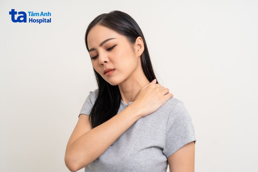 U mỡ ở vai có nguy hiểm không? Nguyên nhân, dấu hiệu, điều trị