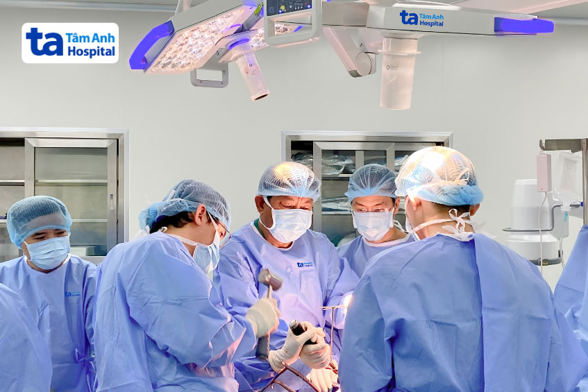 10 năm thay 4 khớp háng | BVĐK Tâm Anh