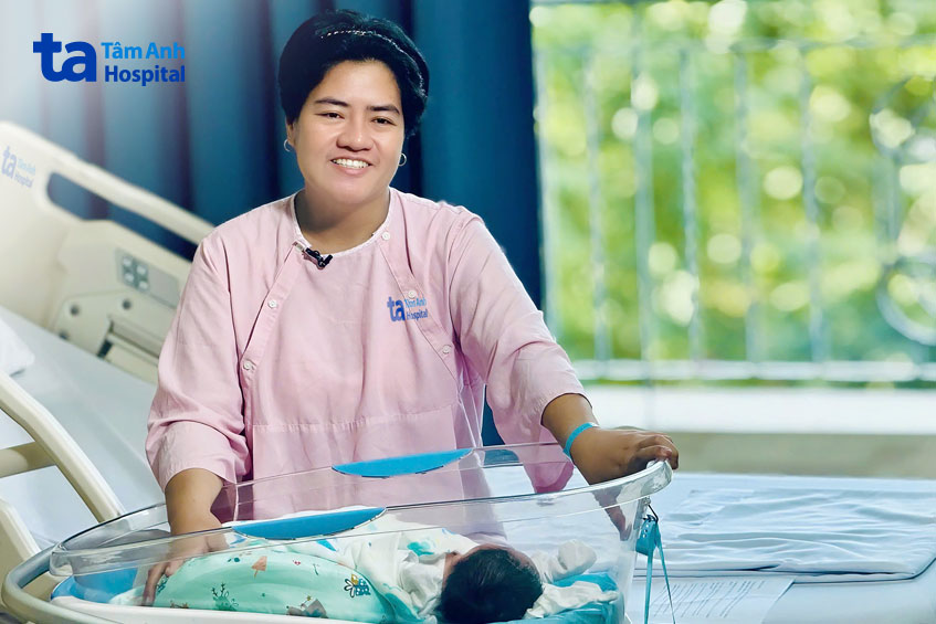 Cặp vợ chồng Philippines sinh con tại Việt Nam từ phôi duy nhất