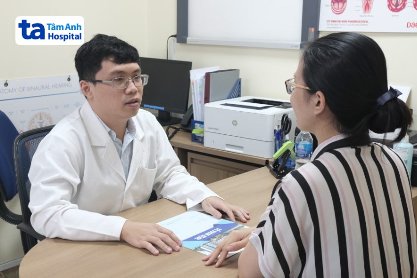 Bị ù tai phải: Nguyên nhân, triệu chứng, chẩn đoán và phòng ngừa