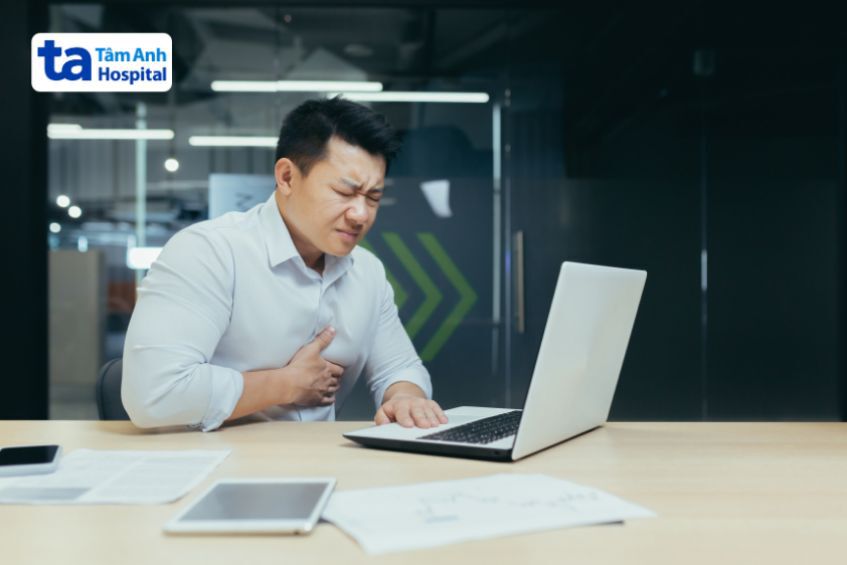 Nhịp tim lúc nhanh lúc chậm: Nguyên nhân, triệu chứng, điều trị