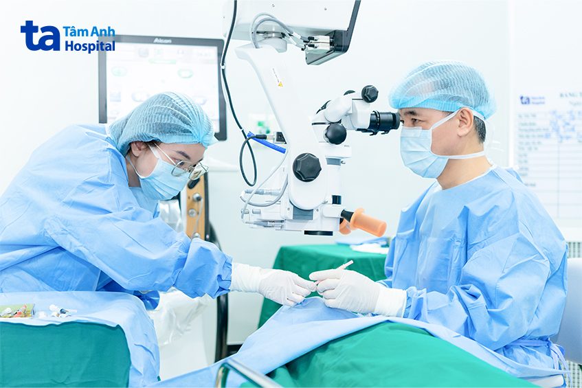 ‘Sương mù’ mắt, chảy nước mắt không ngừng vì cườm khô